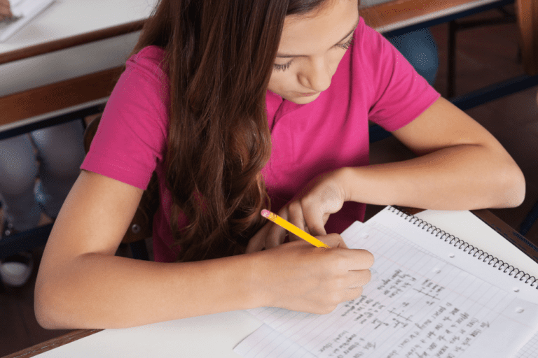 Comprendre la dysgraphie : causes et prises en charge - Ecriture Rennes